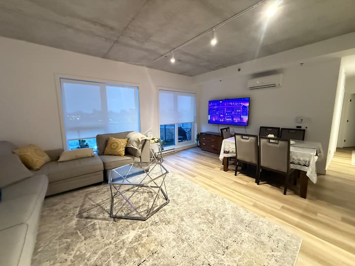 Modern 2-bedroom Apartment With City View - Gatineau