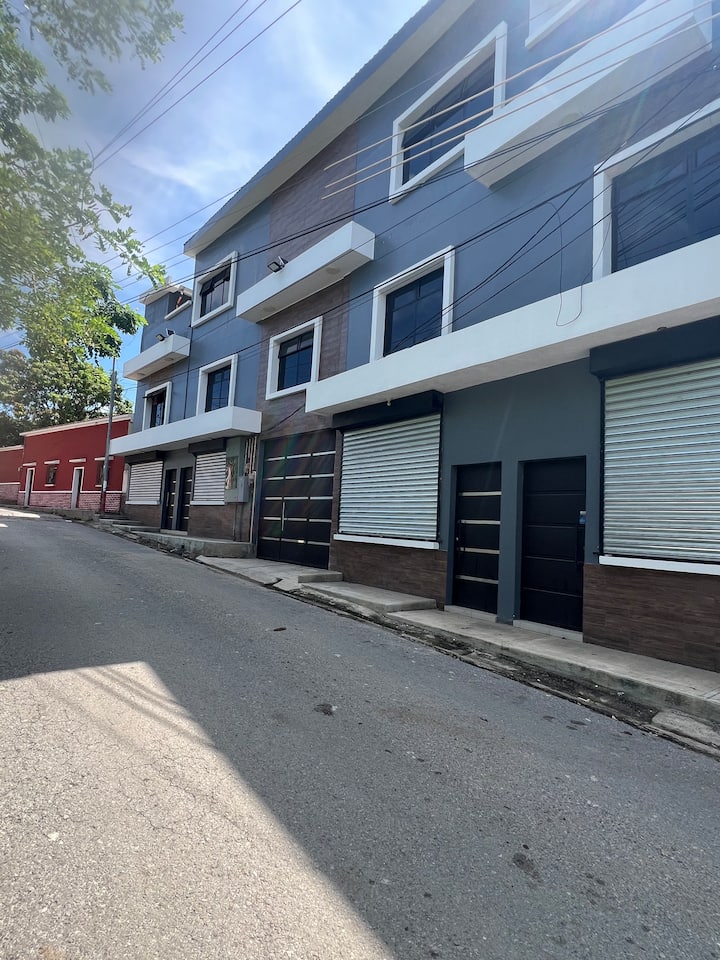 Hermoso Apartamento Orilla Calle En Chiquimula - Chiquimula