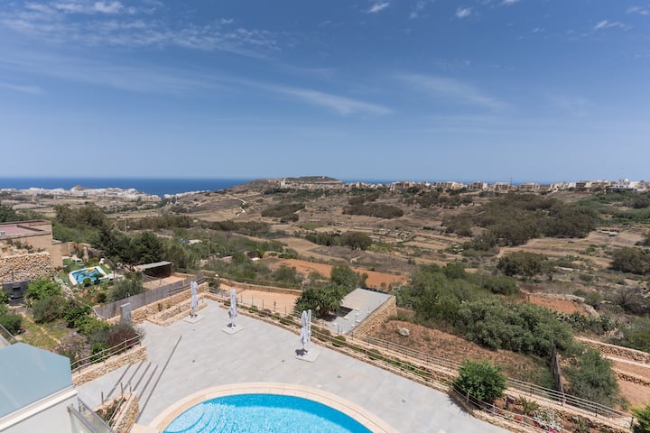 Property With Pool Access - Xaghra Near Marsalforn - Malta