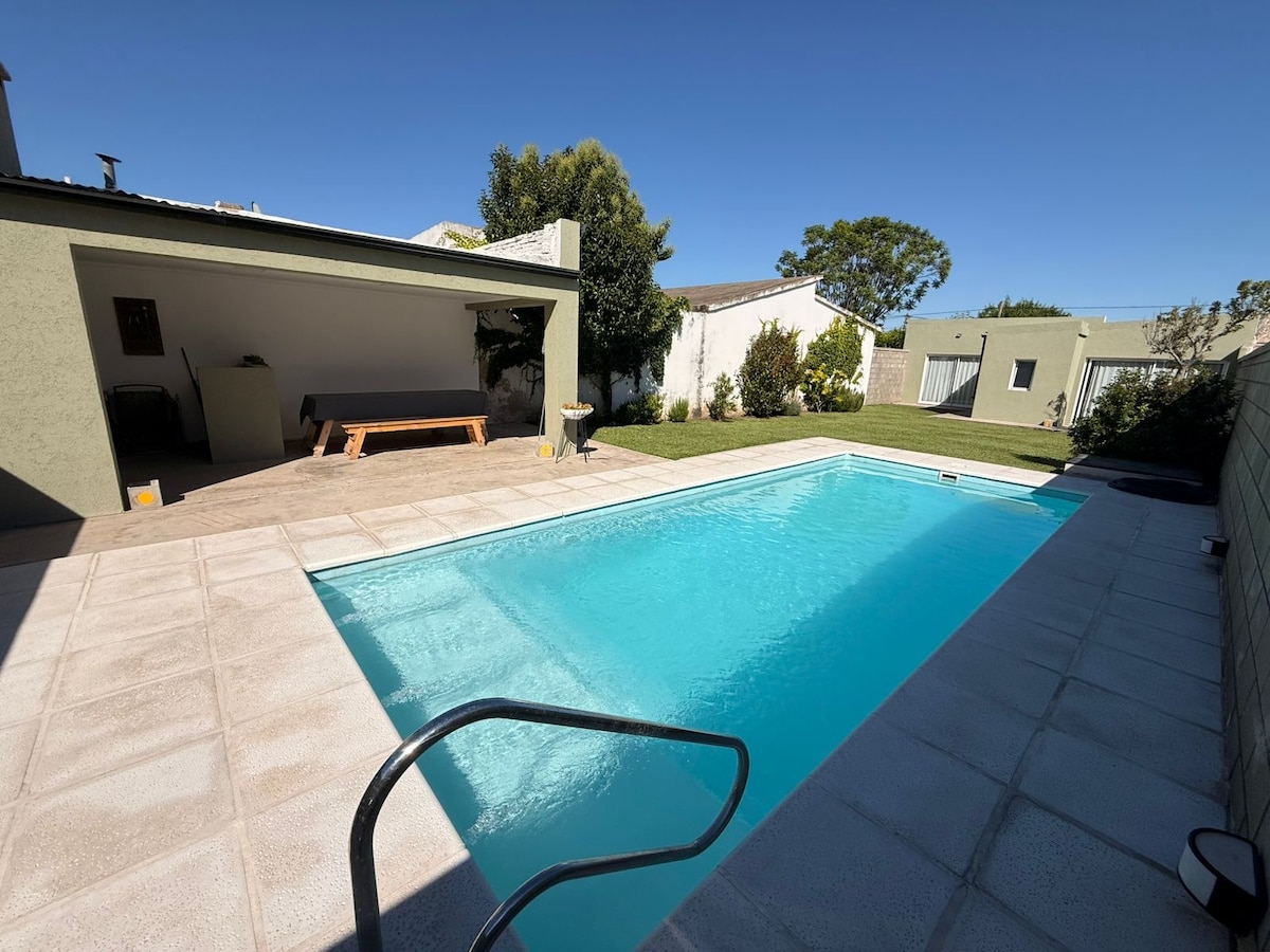 Casa de fin de semana con piscina - Airbnb