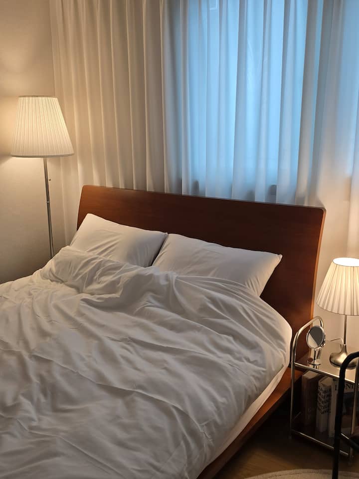 [신규오픈] 3룸 감성숙소 / 까치산역 / 김포공항 10분 / 가족여행 / 고척스카이돔 - Bucheon-si