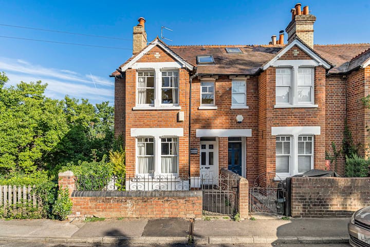 Charming 3 Bed Riverside Village Retreat - Oxford