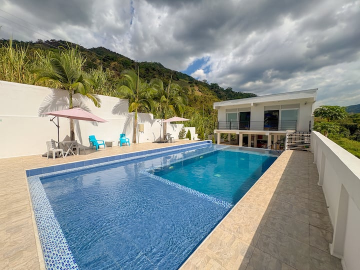 Gran Casa De Lujo La Magdalena Cap. 38 Px - Villeta