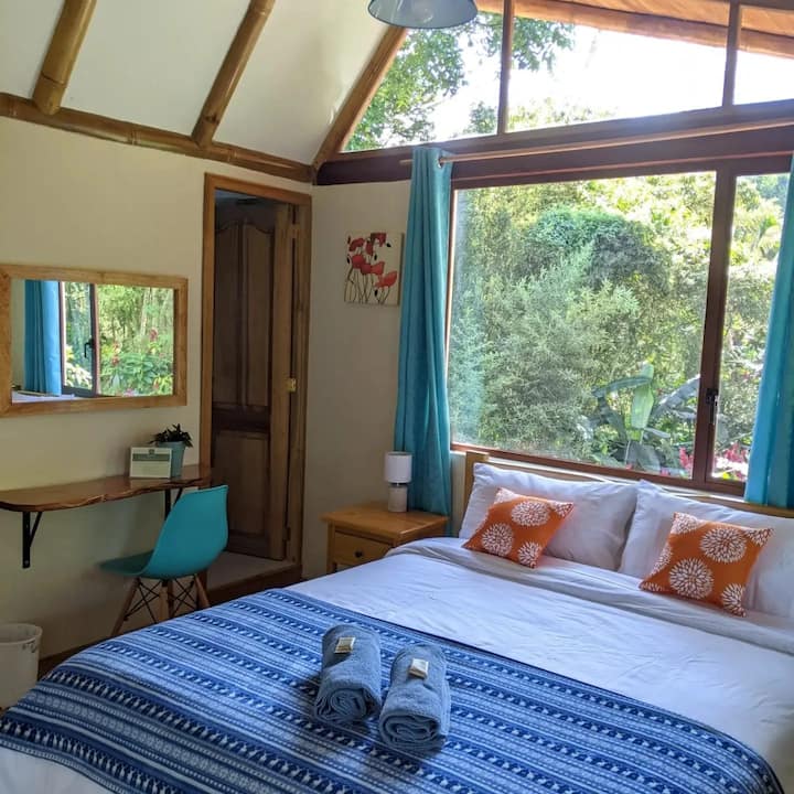 Lush Riverside Cloud Forest Home- Walk To Town - Mindo Valley