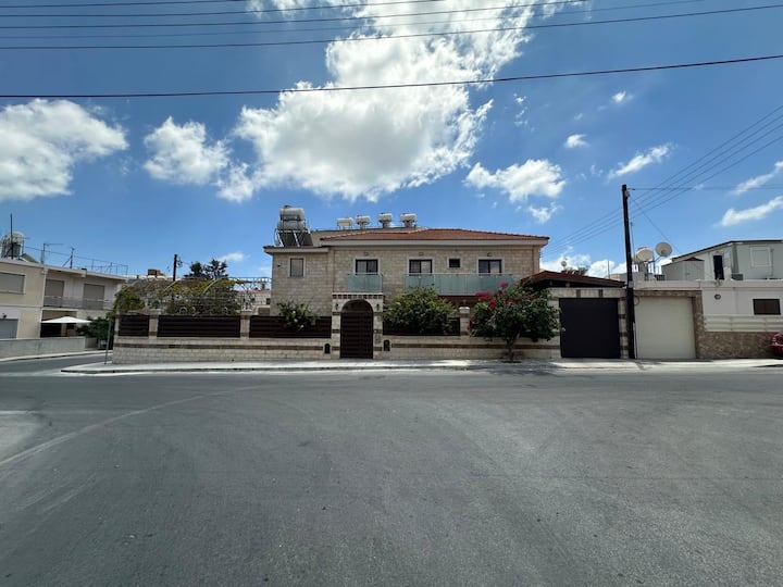 A Spacious Family Home In Quite Neighbourhood - Limassol