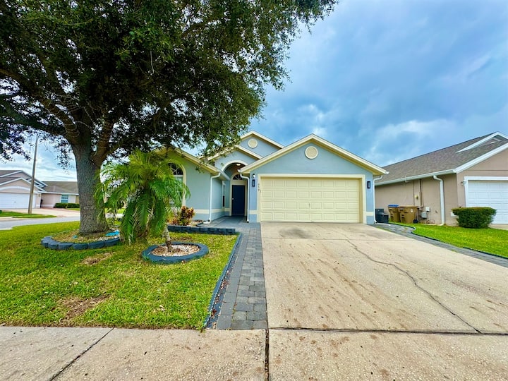 Modern 4br/2ba With Pool In Gated Community - Kissimmee, FL