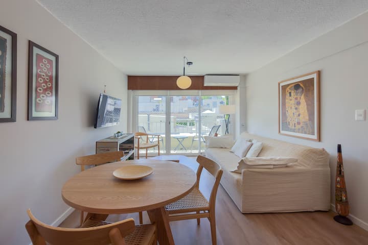 Live Montevideo En Edificio Casino Parque Rodó - Montevideo