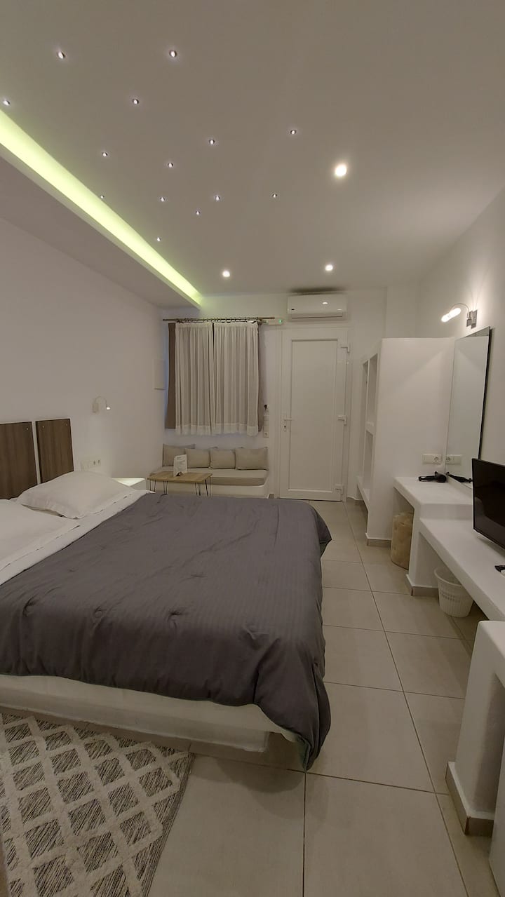 Ambience  Deluxe Suites - Santorini