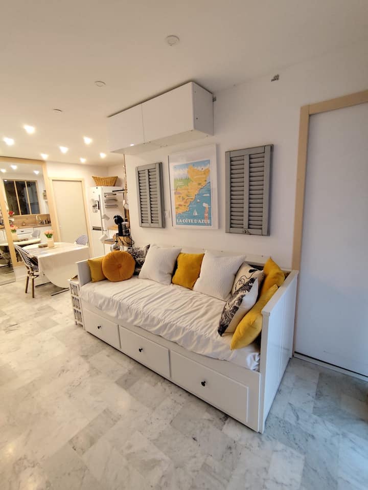 T1 Calme, 50m Mer, Clim, Parking & Terrasse - Cagnes-sur-Mer