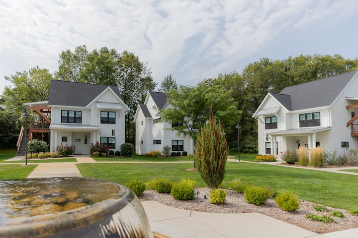 Ground Level Two Bedroom - 9 - Yankee Springs Recreation Area, Middleville