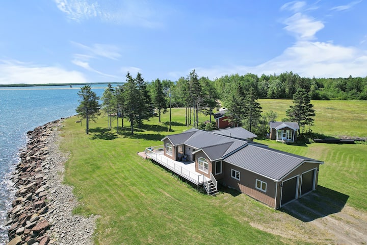 Wharf View Beach House - Bouctouche