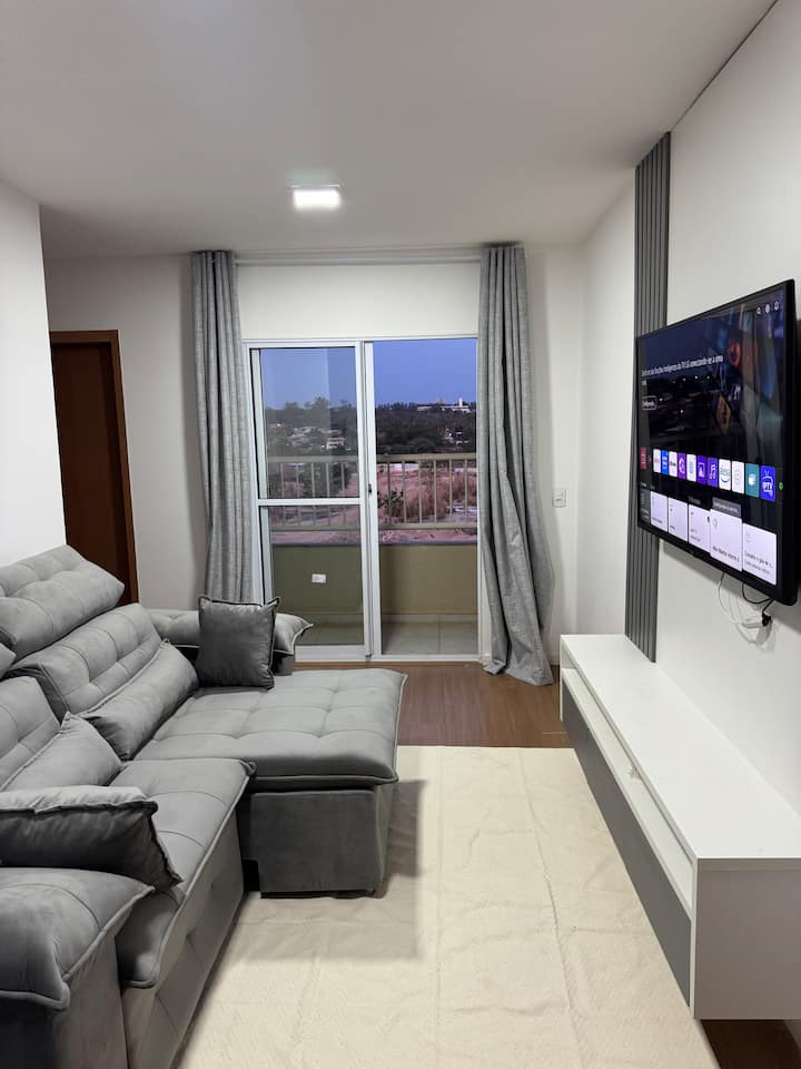 Apartamento Com Sacada Próximo Ao Shopping - Cuiabá