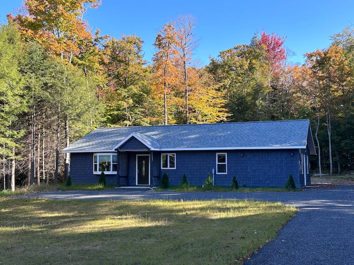 Blue Spruce Getaway - Tupper Lake, NY