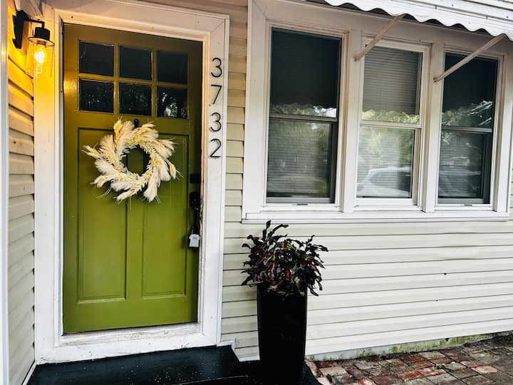 Cute 5/2 Bungalow W/ Easy Access To Everything - Columbia, SC