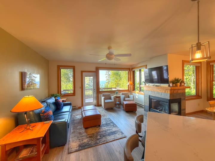 Lakefront 3 Bedroom Condo - Lutsen, MN