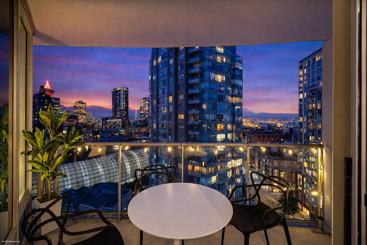 2br 2ba City & Mountain View|dt| Steps To Bc Place - Vancouver