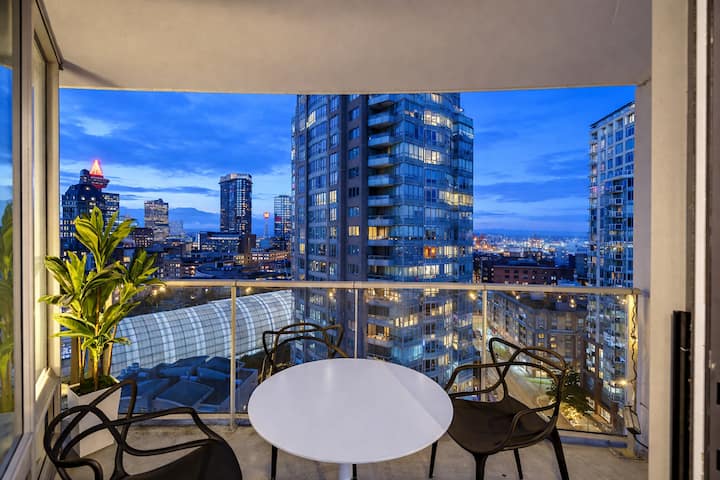 2br/2ba Cityviews|pool |Gym| Dt| Steps To Bc Place - Vancouver