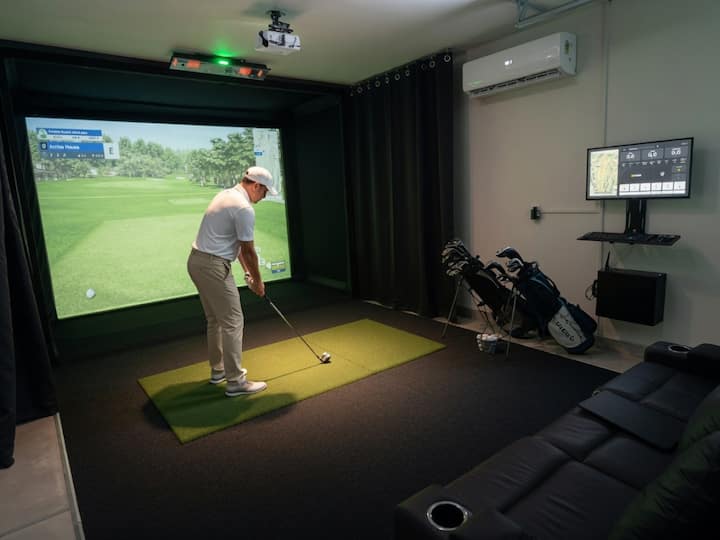 Pro Golf Sim + Pool | Foothills Luxe | Sleeps 12 - Tucson, AZ