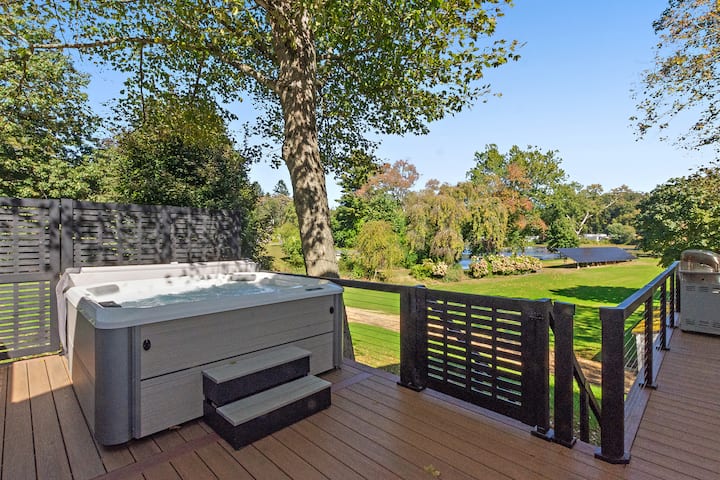 Modern Waterfront Retreat W/hot Tub & Pond Views - Norwich, CT