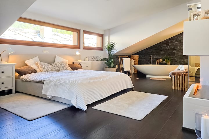 Alpine Design-oase Mit Freistehender Badewanne - Saas-Grund