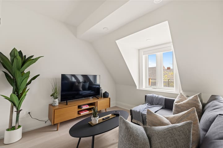 Stylish 2br Toronto Condo | Comfort & Convenience - Toronto