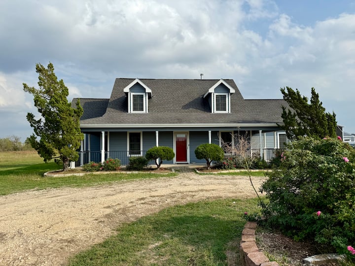 Country House - Elgin, TX