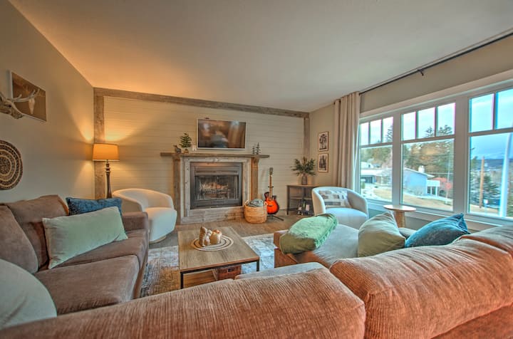 Turtle Mountain Getaway: Cozy Home On The Mountain - Bellevue, AB