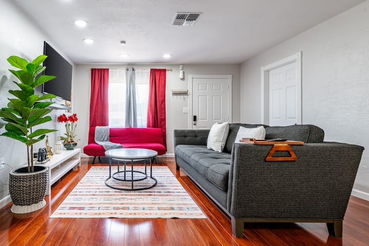 Breeze Of The Lakes. - Lakeland, FL