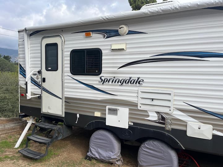 Comfortable Guest Rv W/ev Charger. Semi Rural Area - Lake Isabella, CA
