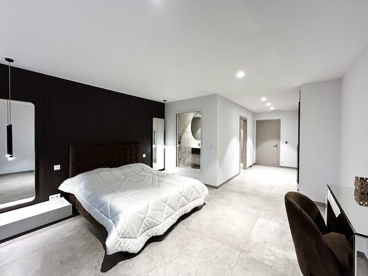 Villa Spacieuse Avec Piscine à Débordement - Roquebrune-sur-Argens