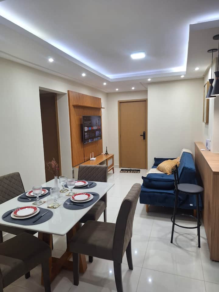 Apartamento Com 2 Quartos Próximo à Rua 44. - Goiânia