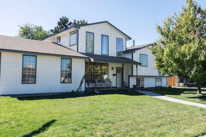 Designed For Big Families, Groups & Getaways - Boise