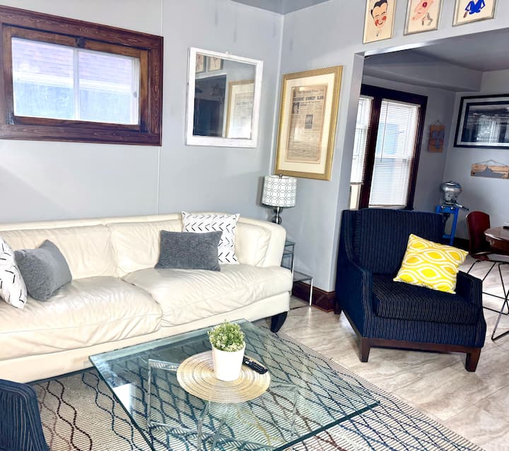6 Bedroom! Near Downtown, Tremont, Ohio City - Northfield, OH