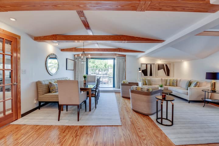 Slack Tide On Duval Street - Key West, FL