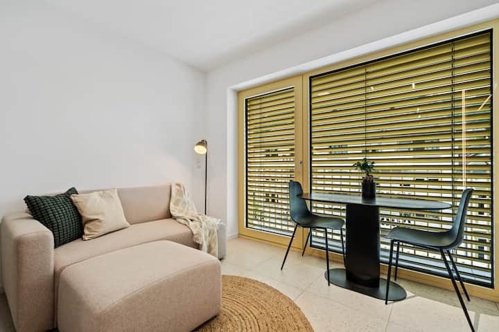 Studio W/ Balcony & Parking- 1gb- 10 Min To Center - Luxembourg