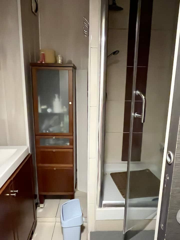 Chambres Privées
Chaleureuses
Environnement Calme - Creil