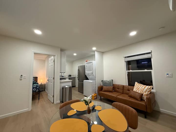 Fresh Reno 2br + Free Parking Near Sd Attractions - Valencia Park - San Diego
