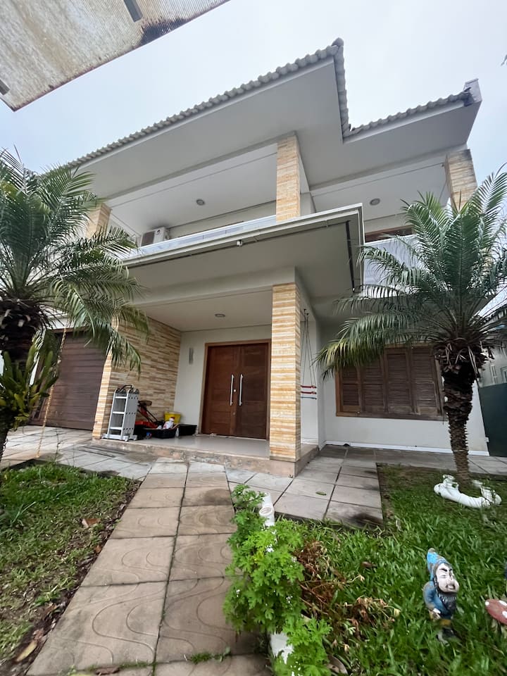 Linda Casa No Centro Da Praia De Torres! - Torres