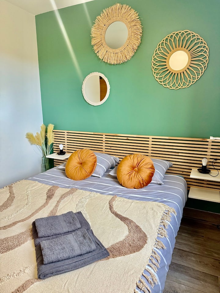 T2 -Terrasse • Parking Gratuit • Lyon Calme & Cosy - Bron