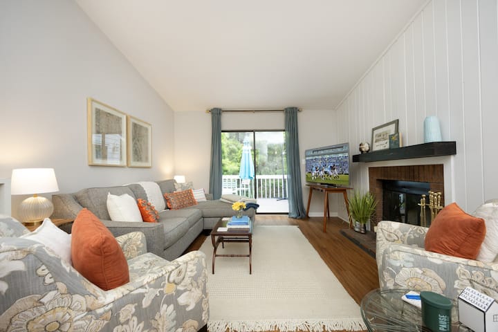 Peaceful Treehouse Open Floorplan In Chapel Hill - Chapel Hill, NC