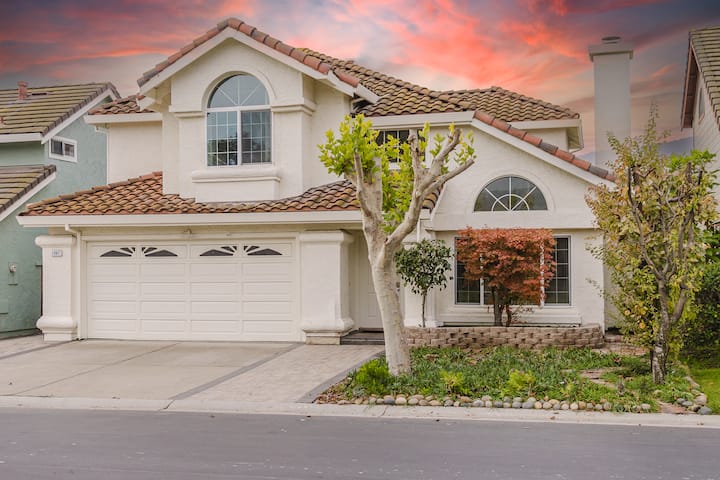Beautiful Park Facing House With Mountain View - Milpitas, CA