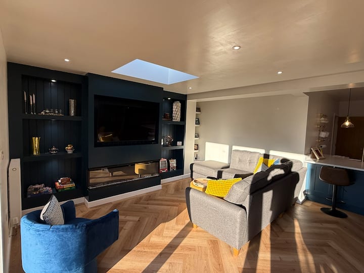 The Quinn Inn - 3 Bdrm Bungalow Walk To Station - Crewe