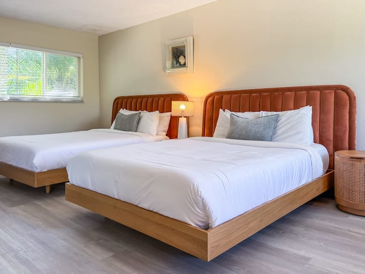 (Ocean 208) 2 Queens, Heated Pool, Perfect Beach! - Boca Raton, FL