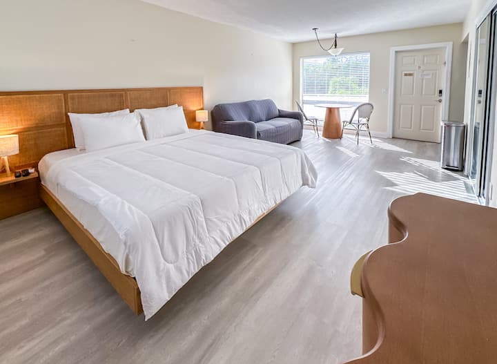 (Ocean 211) Heat Pool, Beach, Grill, King Bed! - Boca Raton