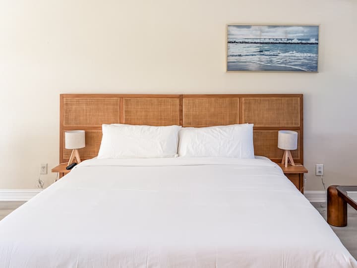 (Ocean 211) Heat Pool, Beach, Grill, King Bed! - Boca Raton, FL