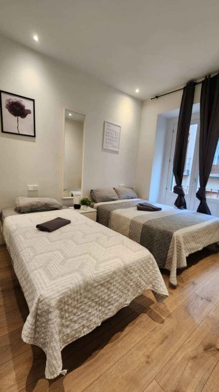 Hermosa Habitación Triple Con Bañó ² - Madrid