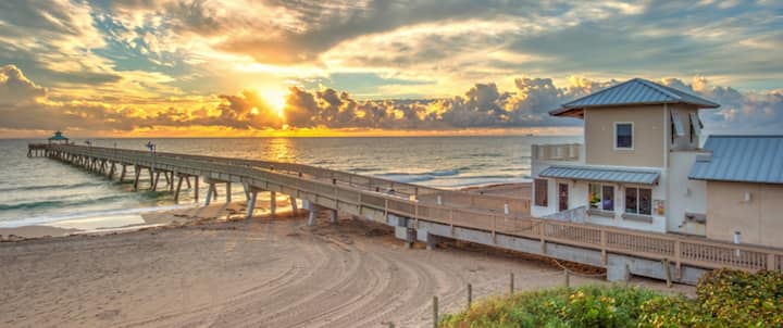 3 Sunny Cottage Vibes | Beach & Dining Walkable - Deerfield Beach, FL