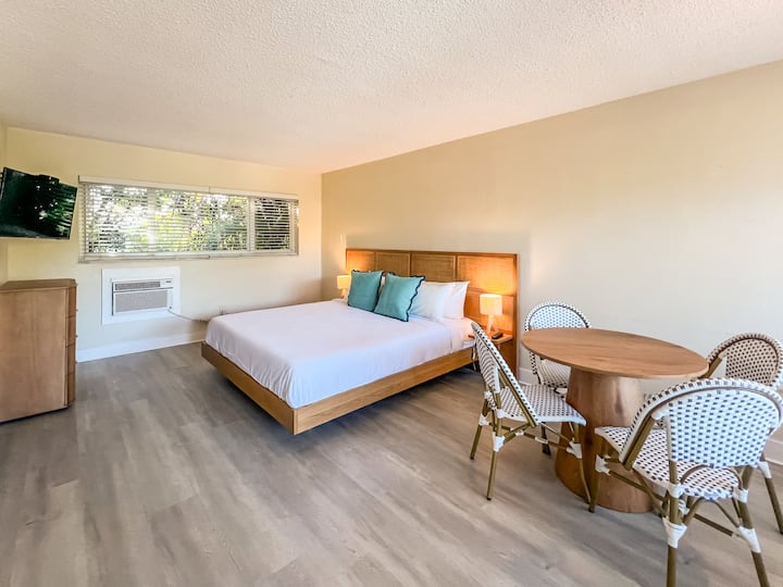 (Ocean 201) Gorgeous Beach, Heated Pool, Grill! - Boca Raton, FL