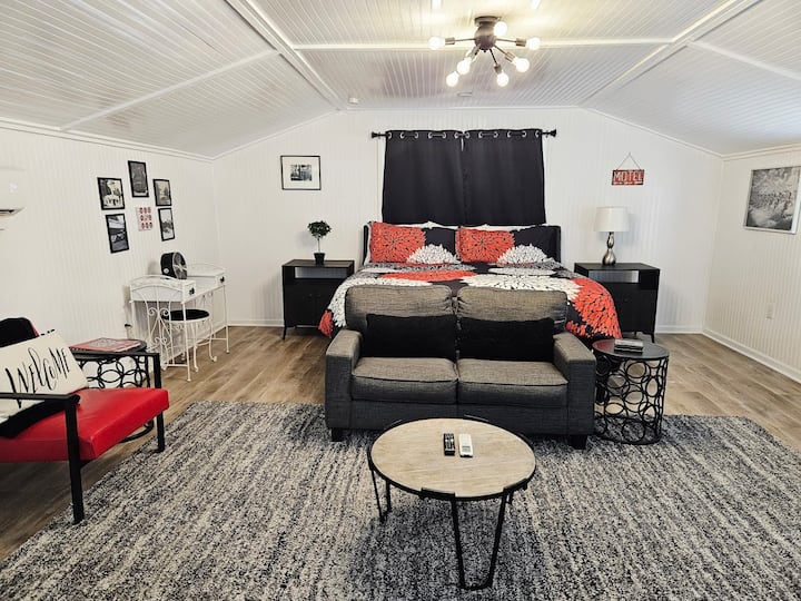 The Love Shack | Murrells Inlet | Modernized Retro - Murrells Inlet, SC