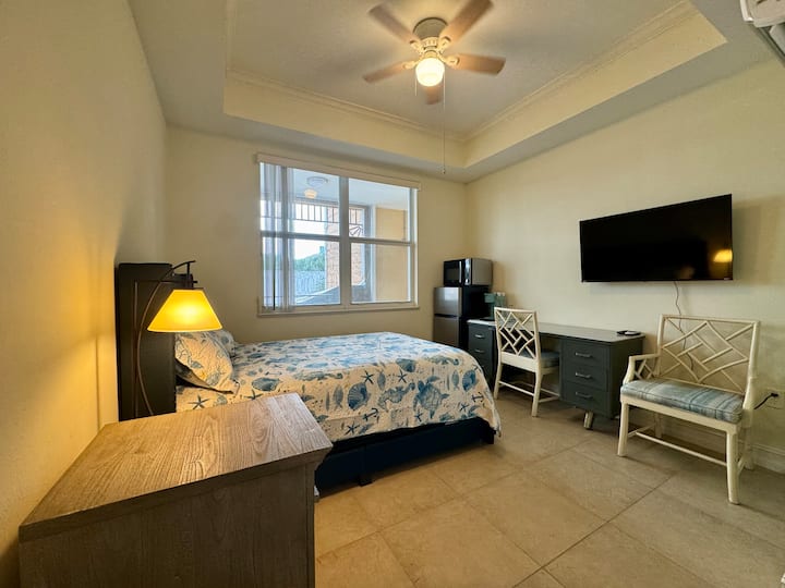 Cozy Studio By Bonita Beach With Desk & Bikes - Bonita Springs, FL